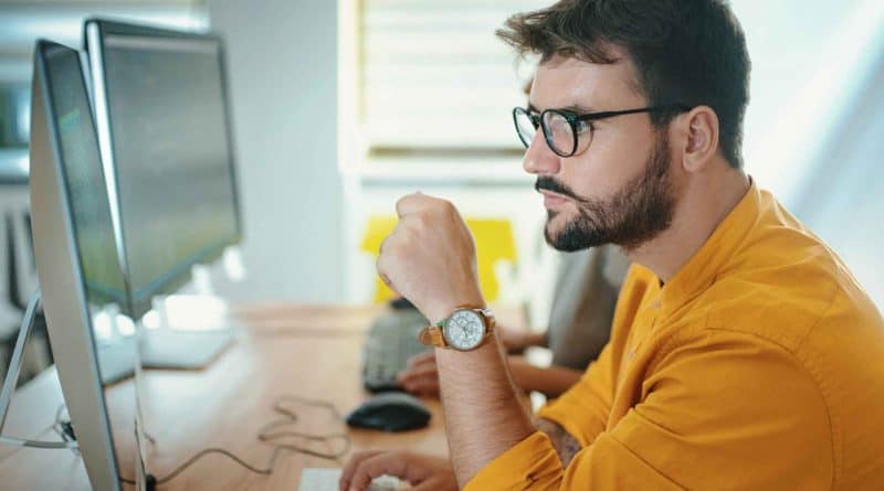 What is a Software Developer, What Does It Do, and How Much Does It Earn?